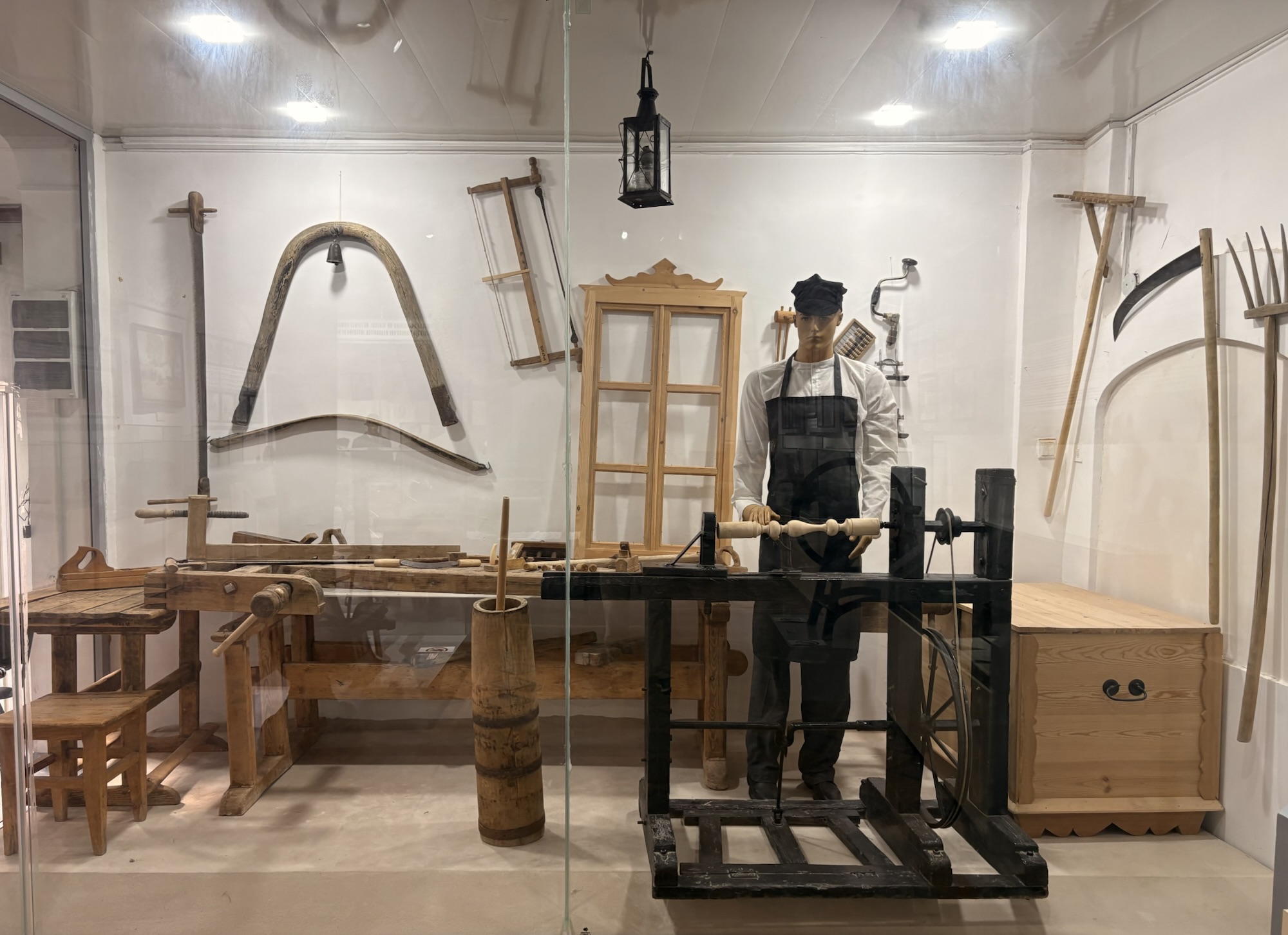 A Buffet of Leftovers – Partout with Louis & Doris